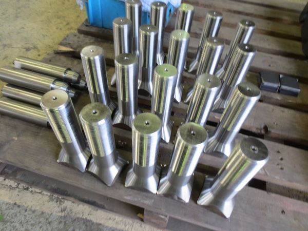 耐摩耗鋼HARDOXボルト｜株式会社共和工業所